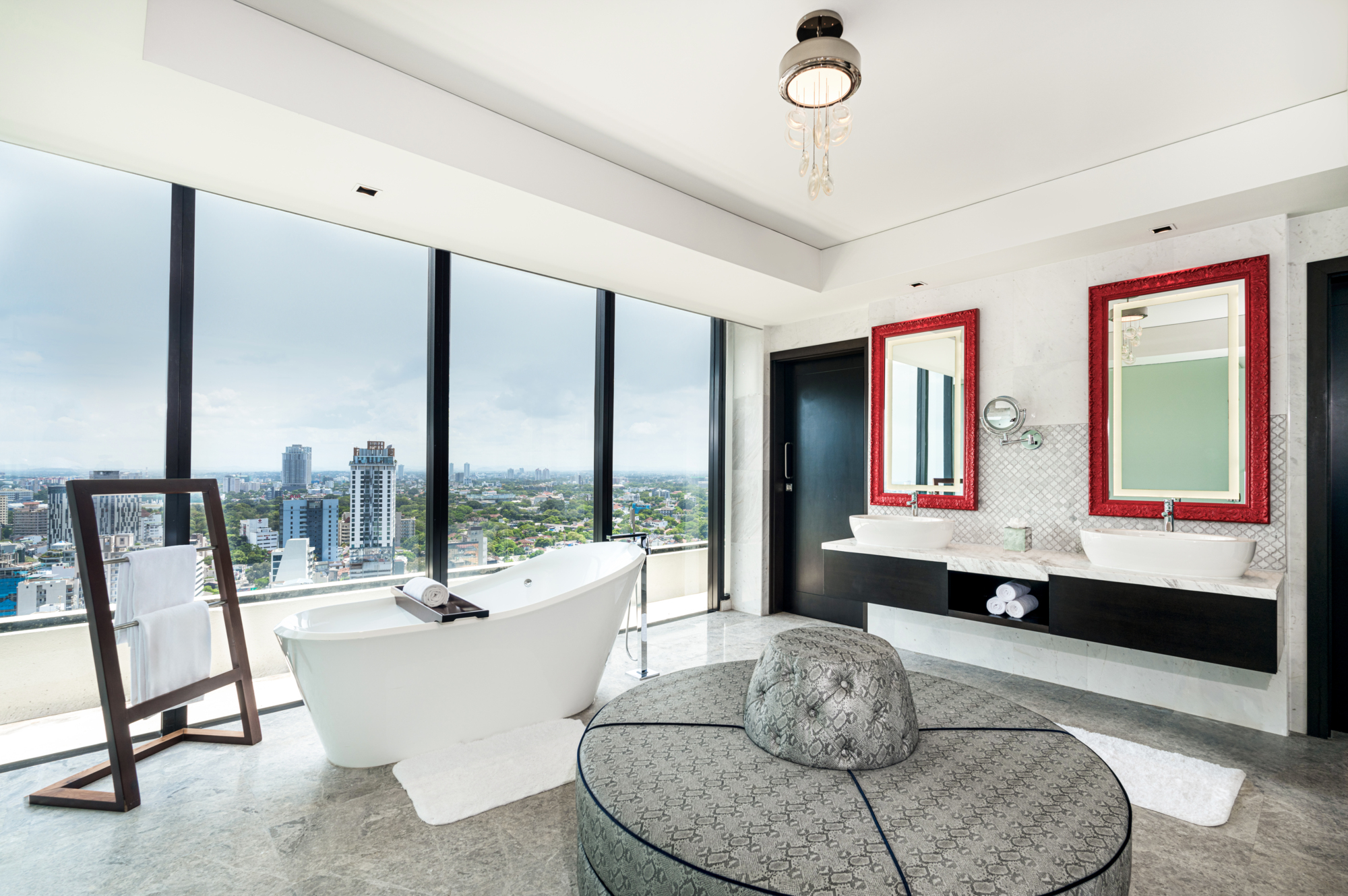 NH Collection Colombo, a 5-star hotel in Sri Lanka| NH Hotels