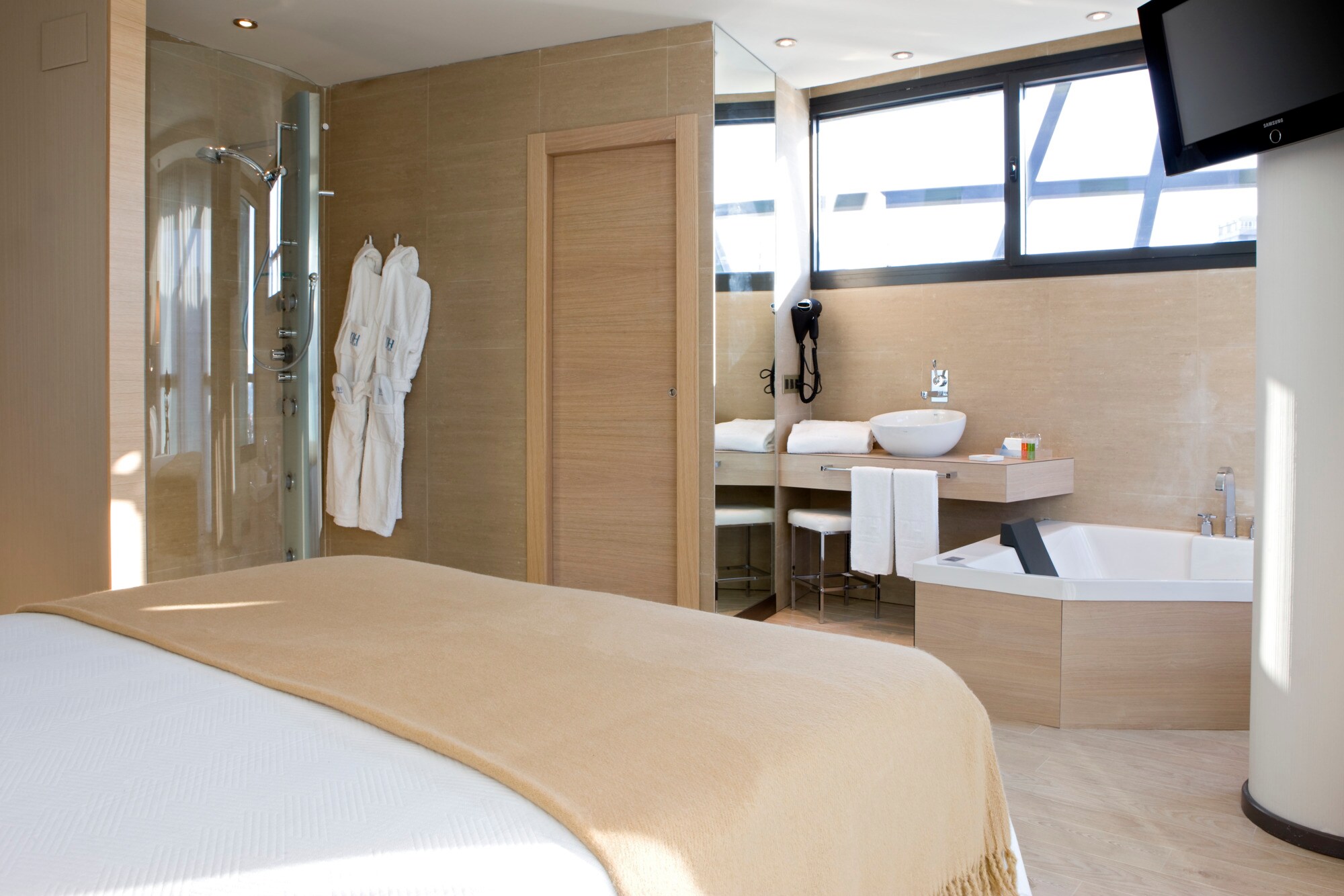 Habitaciones del hotel NH Gijón