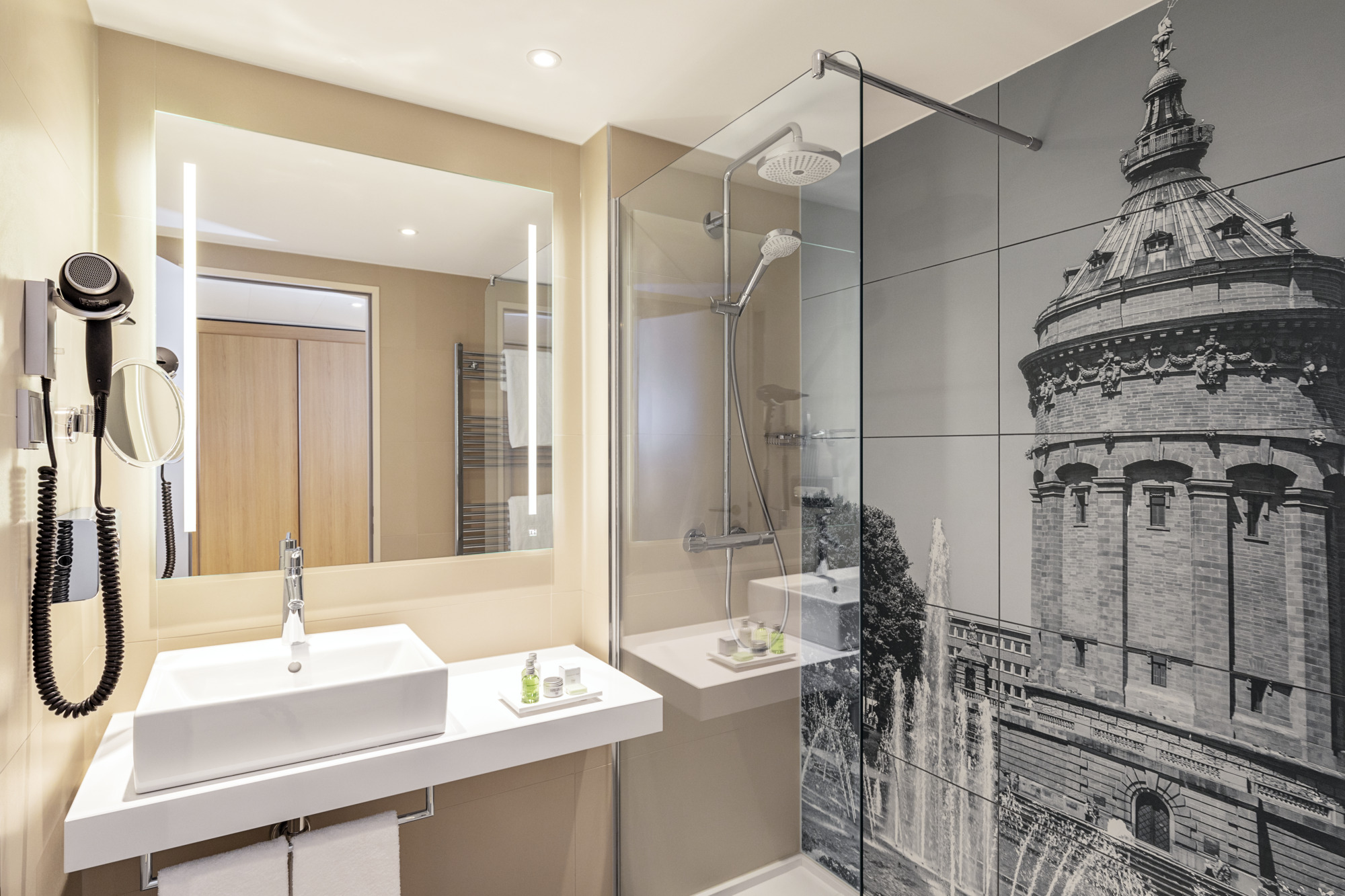 Hotel NH Mannheim | Up to 25% off | nh-hotels.com