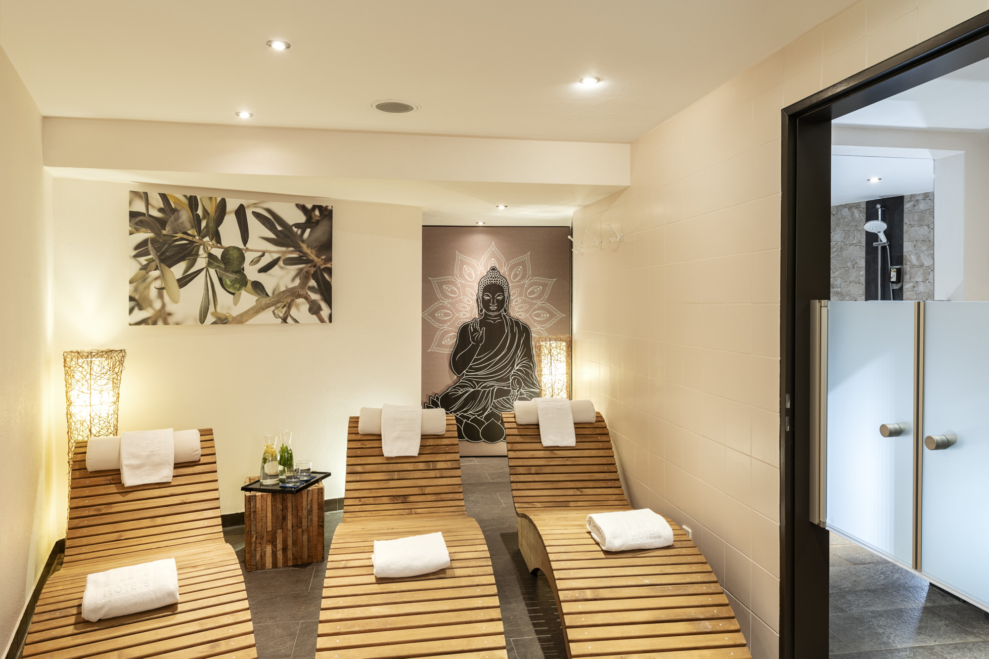 Services NH München Airport - Munich