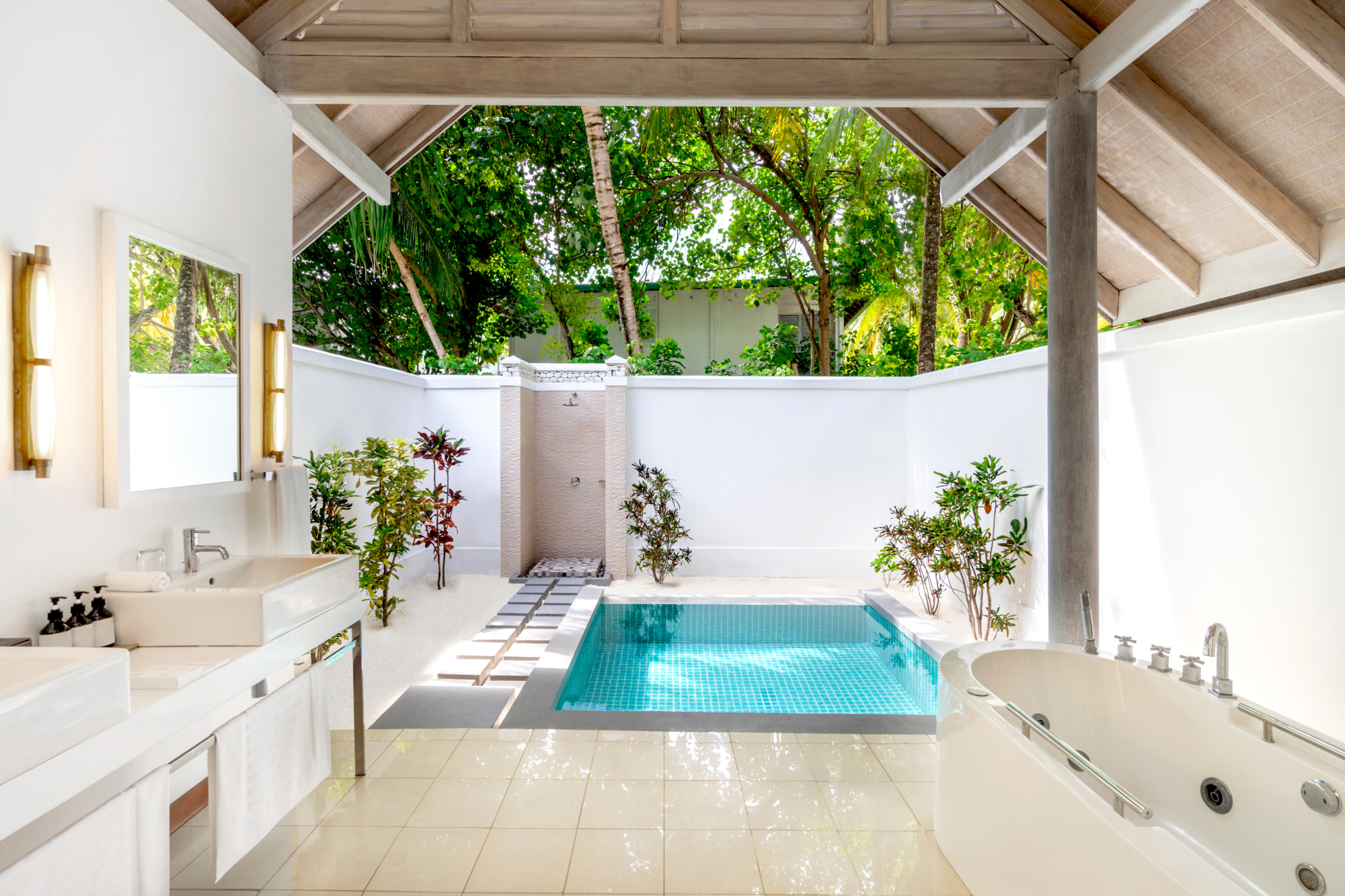 NH Maldives Kuda Rah Resort in South Ari Atoll | NH Hotels & Resorts