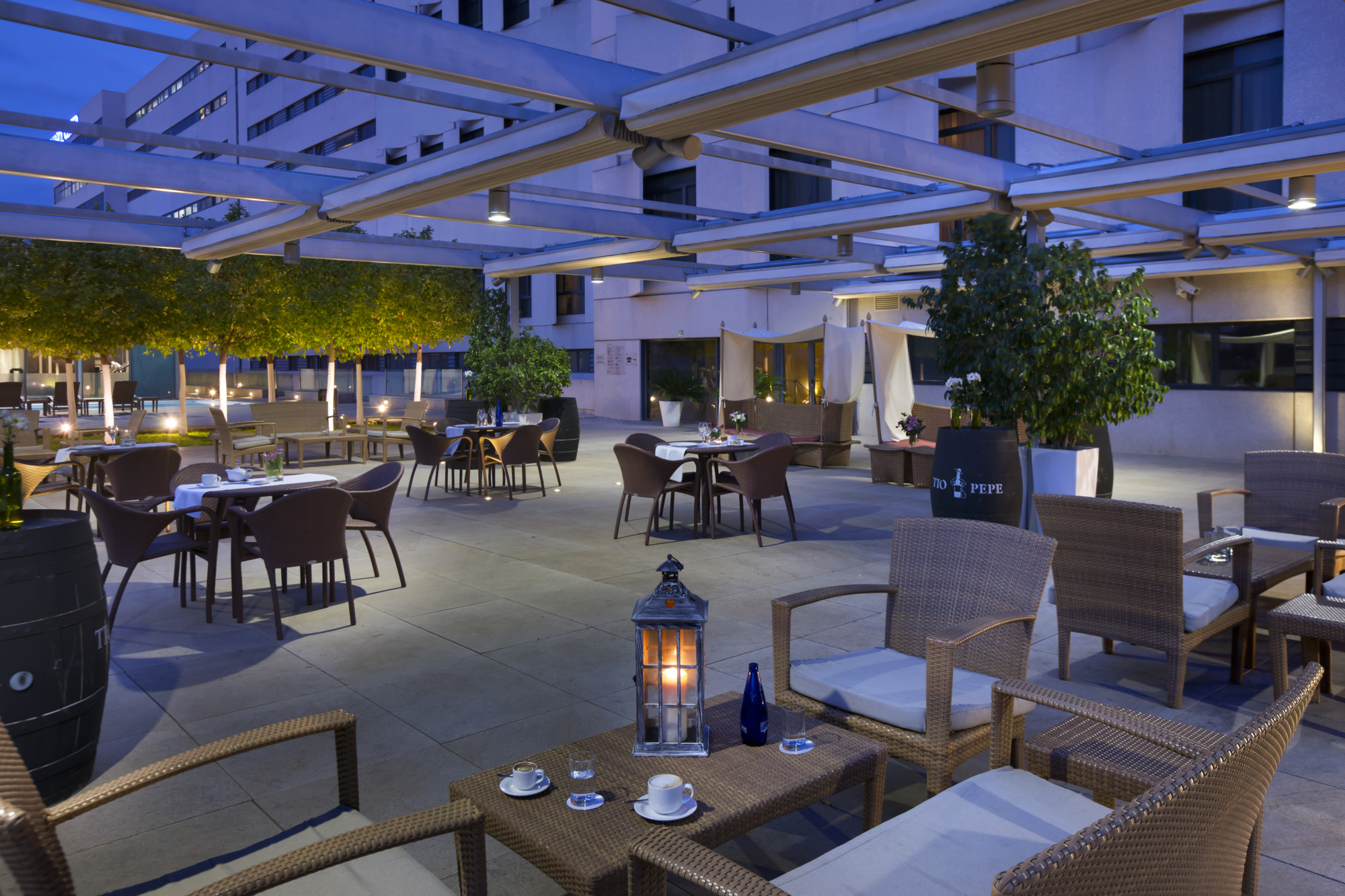 NH Collection Sevilla: 4* Hotel in Seville Business District