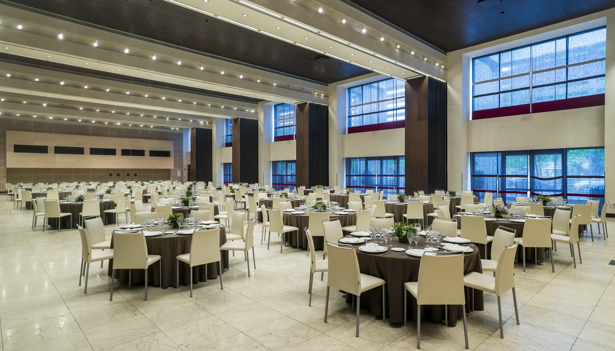 NH Collection Sevilla: 4* Hotel in Seville Business District