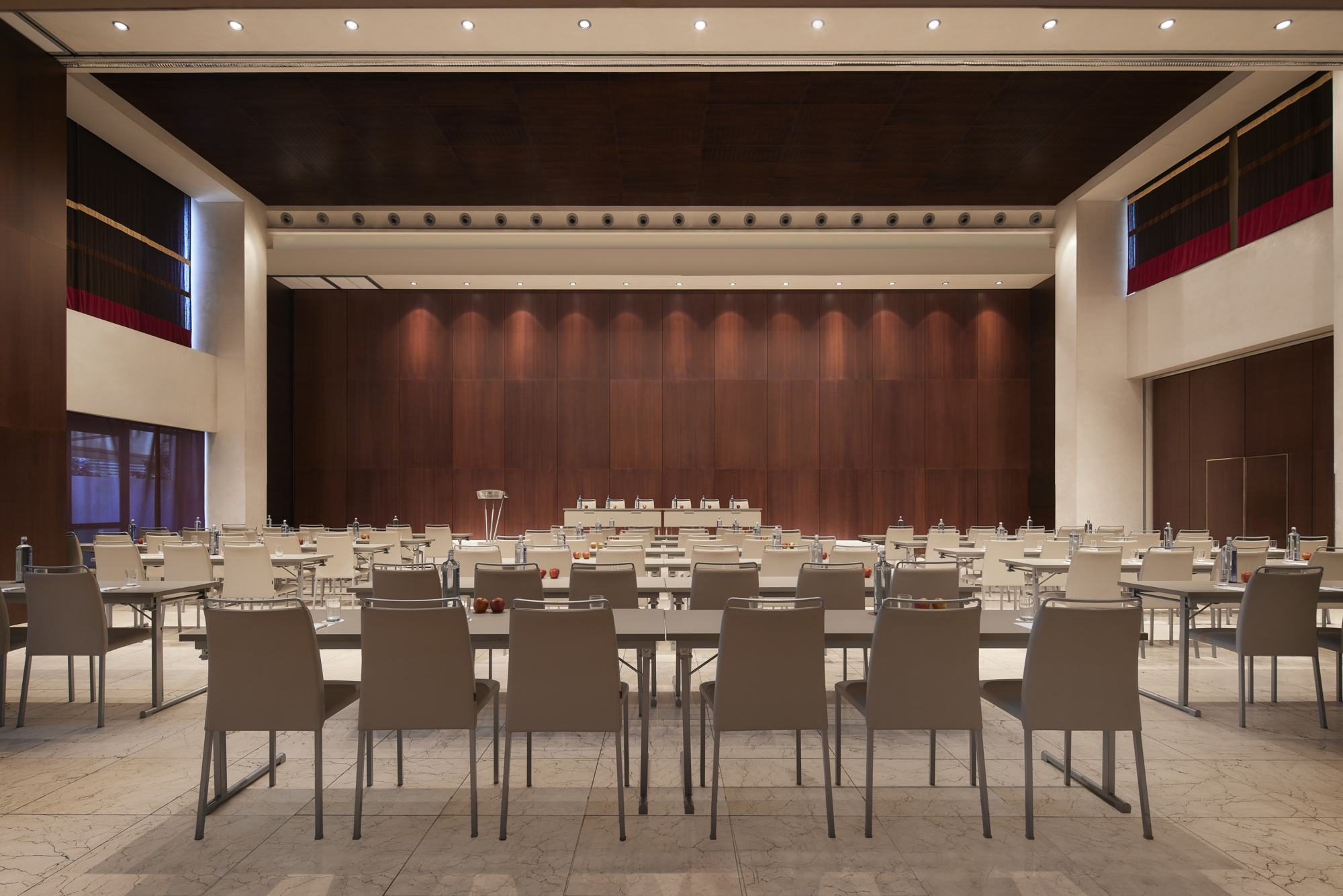 NH Collection Sevilla: 4* Hotel in Seville Business District