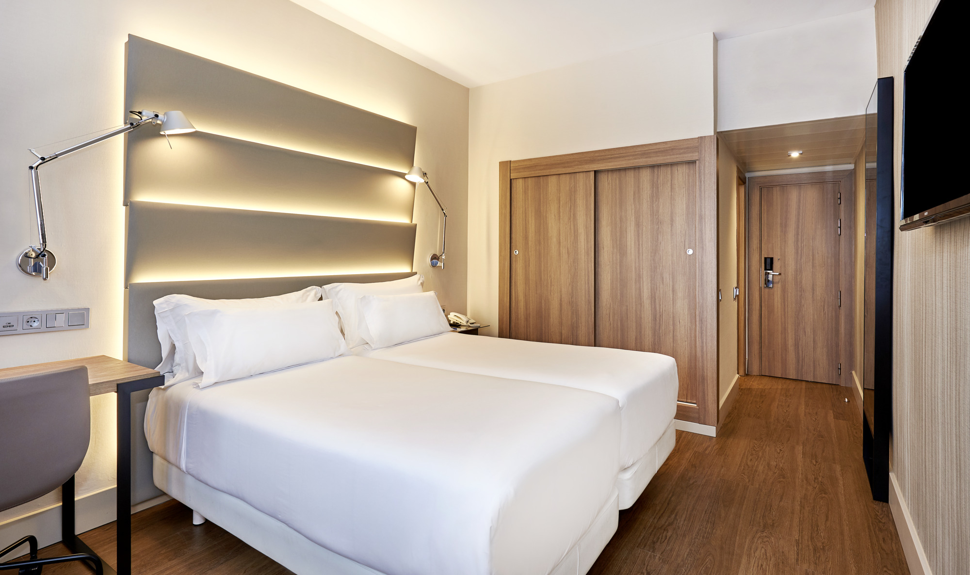 Hotel NH Sants Barcelona | Up to 25% off | nh-hotels.com
