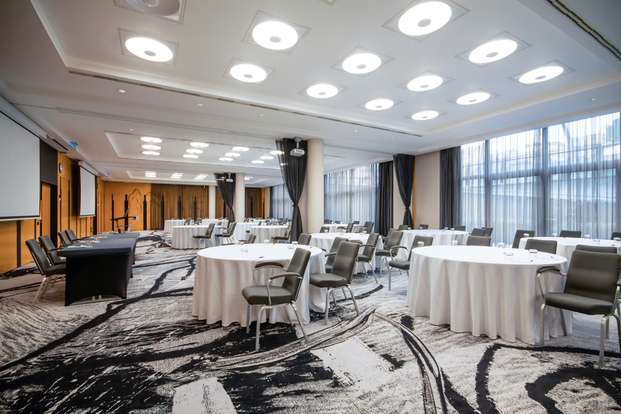 Hotel NH Prague City | Find exclusive discounts on nh-hotels.com