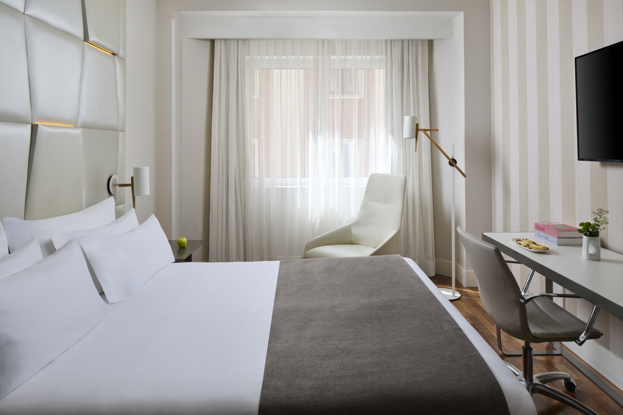 NH Collection Madrid Colón: 4* Hotel in Downtown Madrid