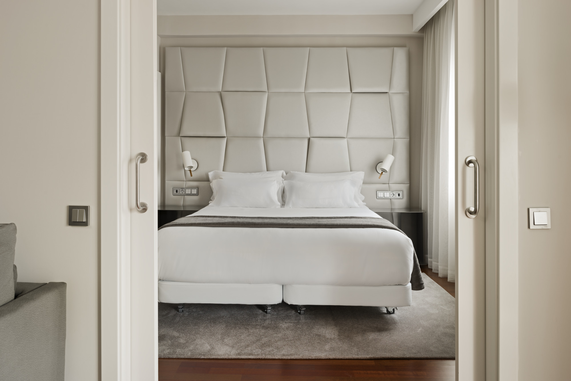 NH Collection Madrid Colón: 4* Hotel in Downtown Madrid