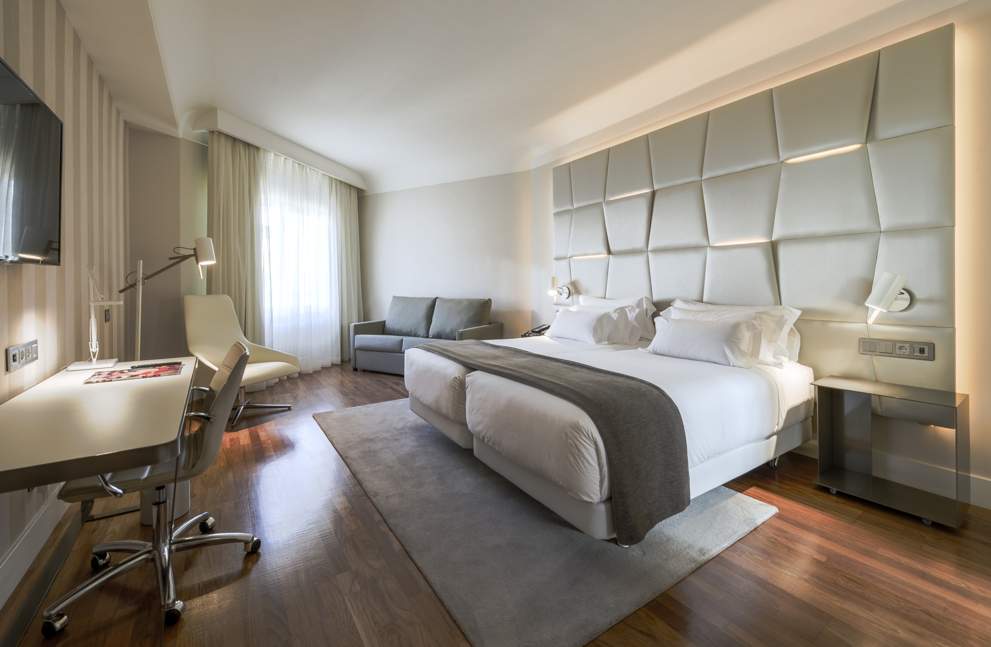NH Collection Madrid Colón: 4* Hotel in Downtown Madrid