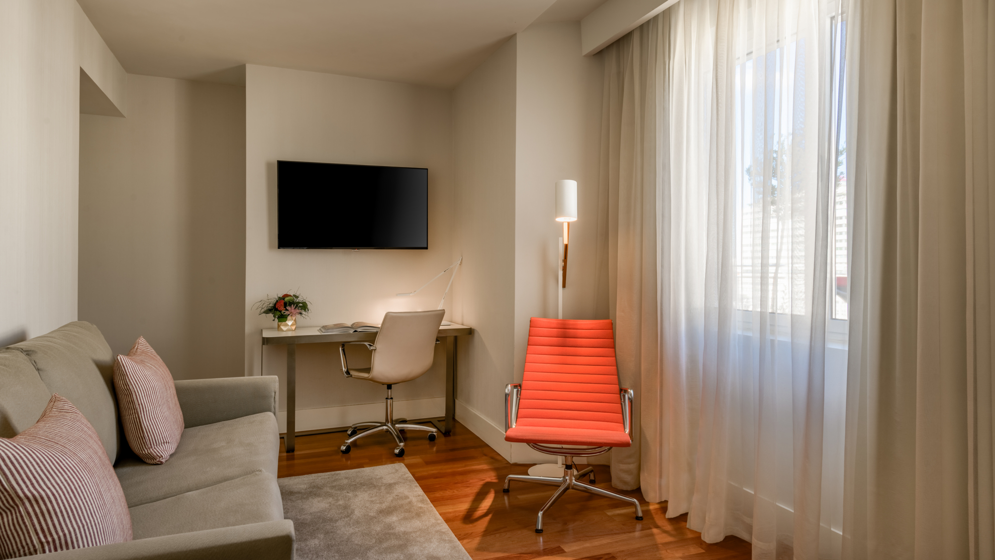 NH Collection Madrid Colón: 4* Hotel in Downtown Madrid