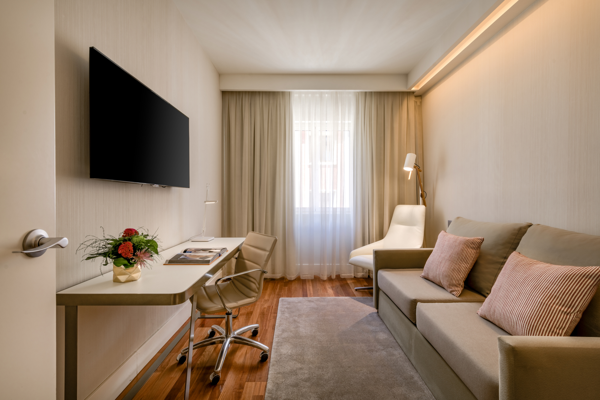 NH Collection Madrid Colón: 4* Hotel in Downtown Madrid