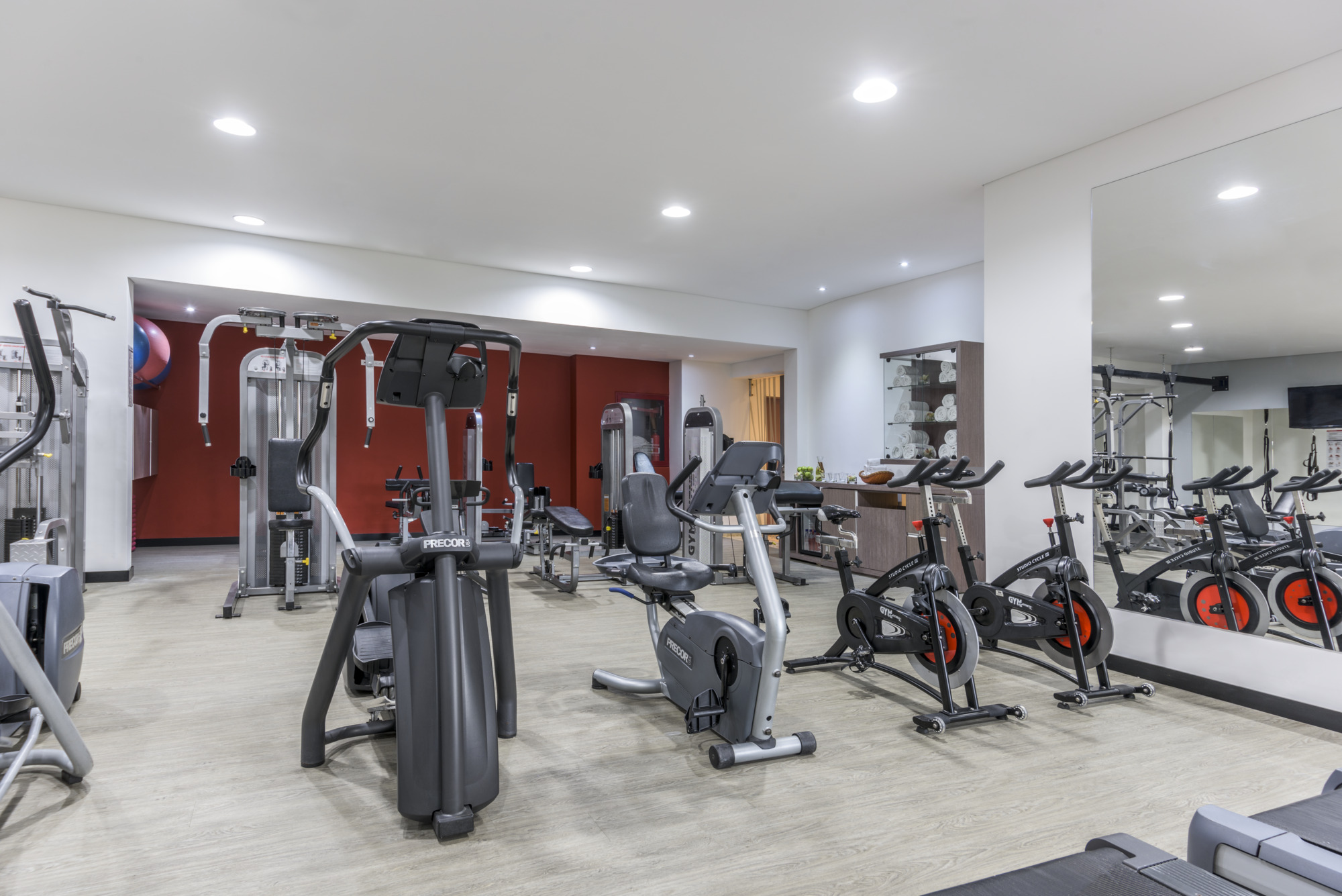 Services NH Collection Bogotá Teleport Royal - Bogota