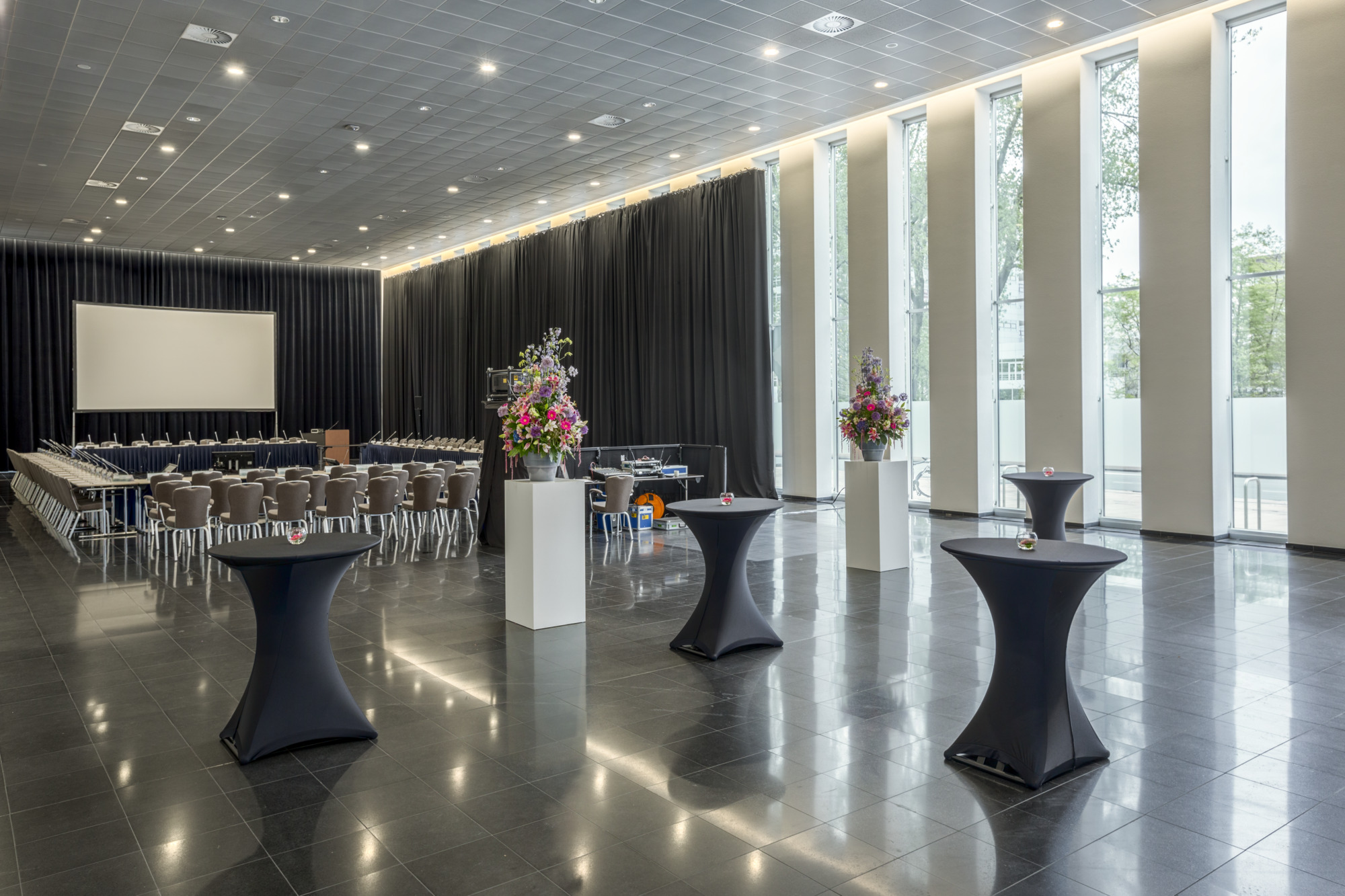 Hotel NH Den Haag | Up to 25% off | nh-hotels.com