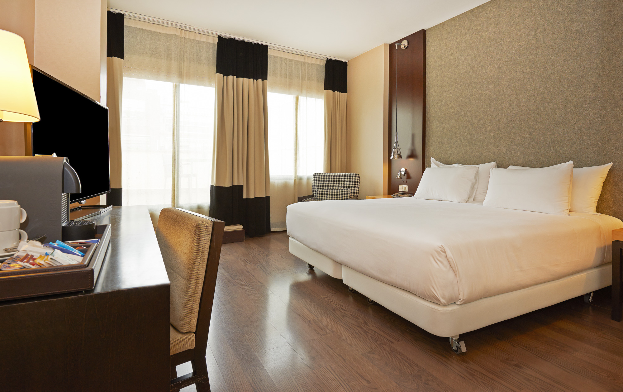 Hotel NH Barcelona Eixample | Up to 25% off | nh-hotels.com