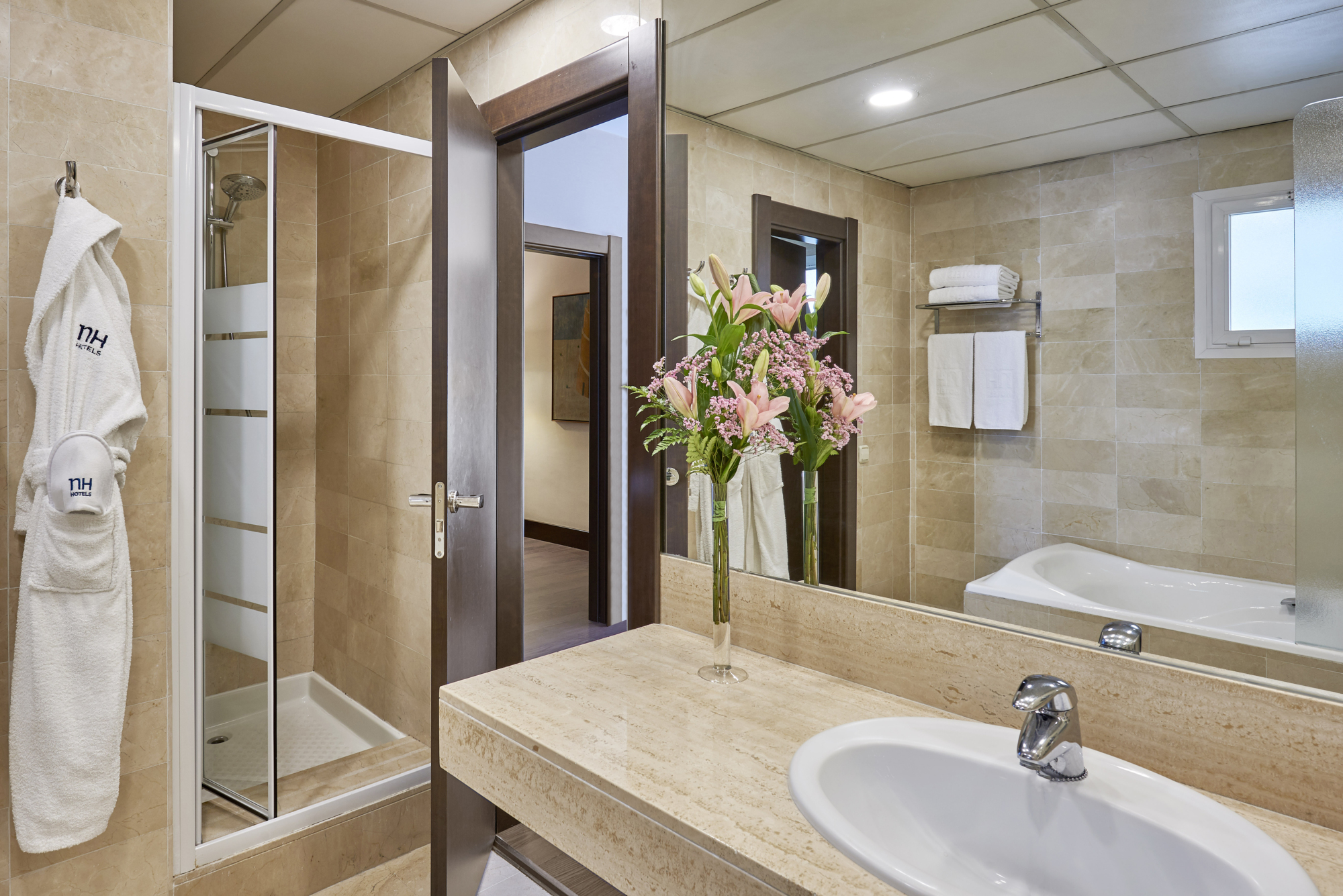 Hotel NH Barcelona Eixample | Up to 25% off | nh-hotels.com