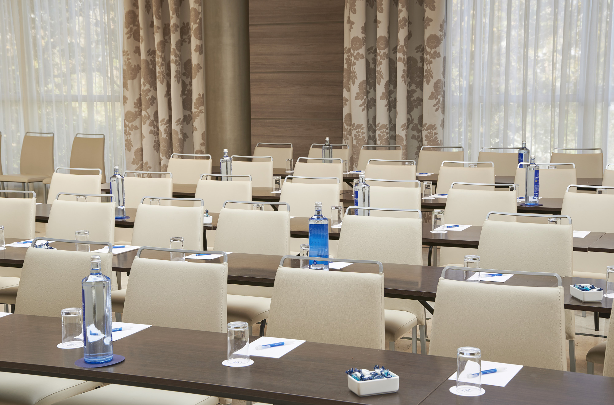 Hotel NH Valencia Center | Up to 25% off | nh-hotels.com