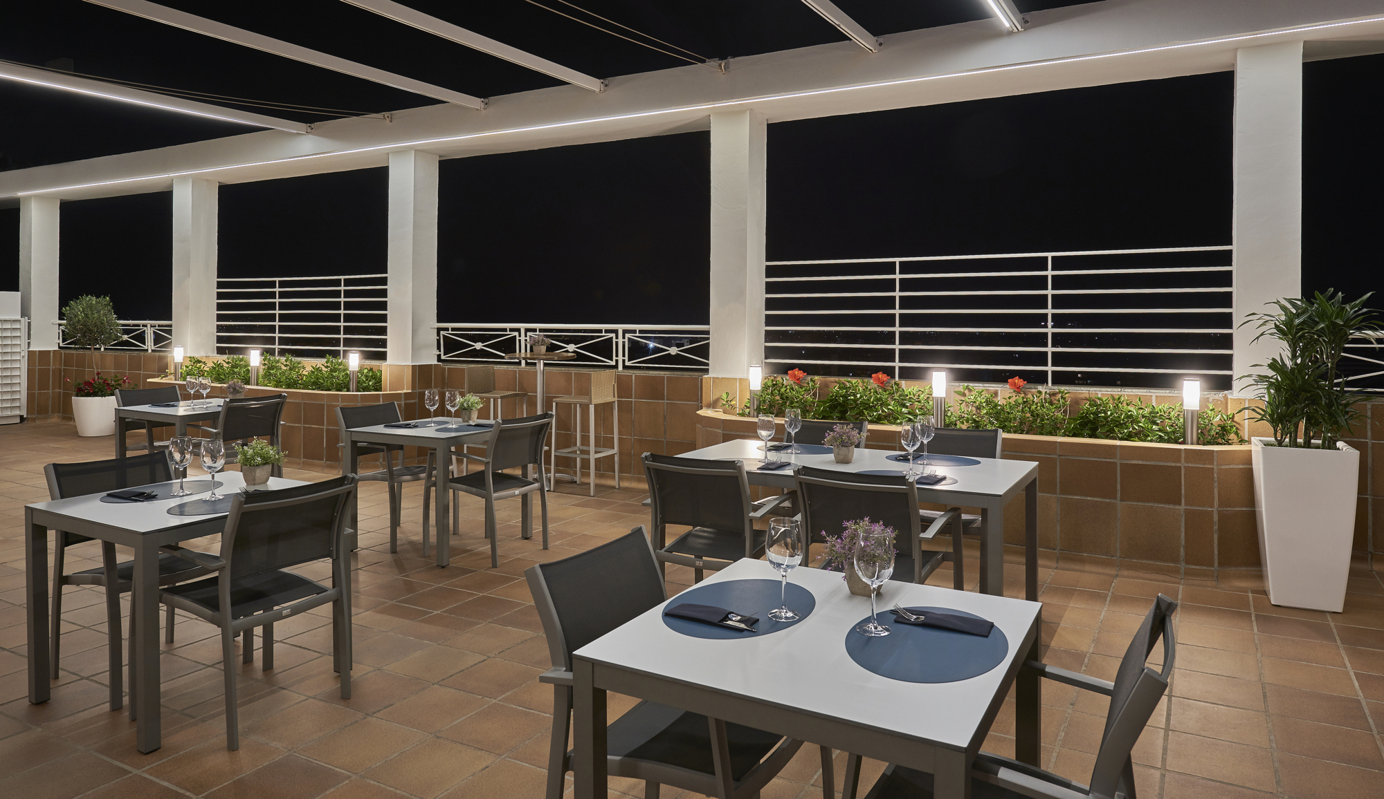 Hotel NH Valencia Center | Up to 25% off | nh-hotels.com