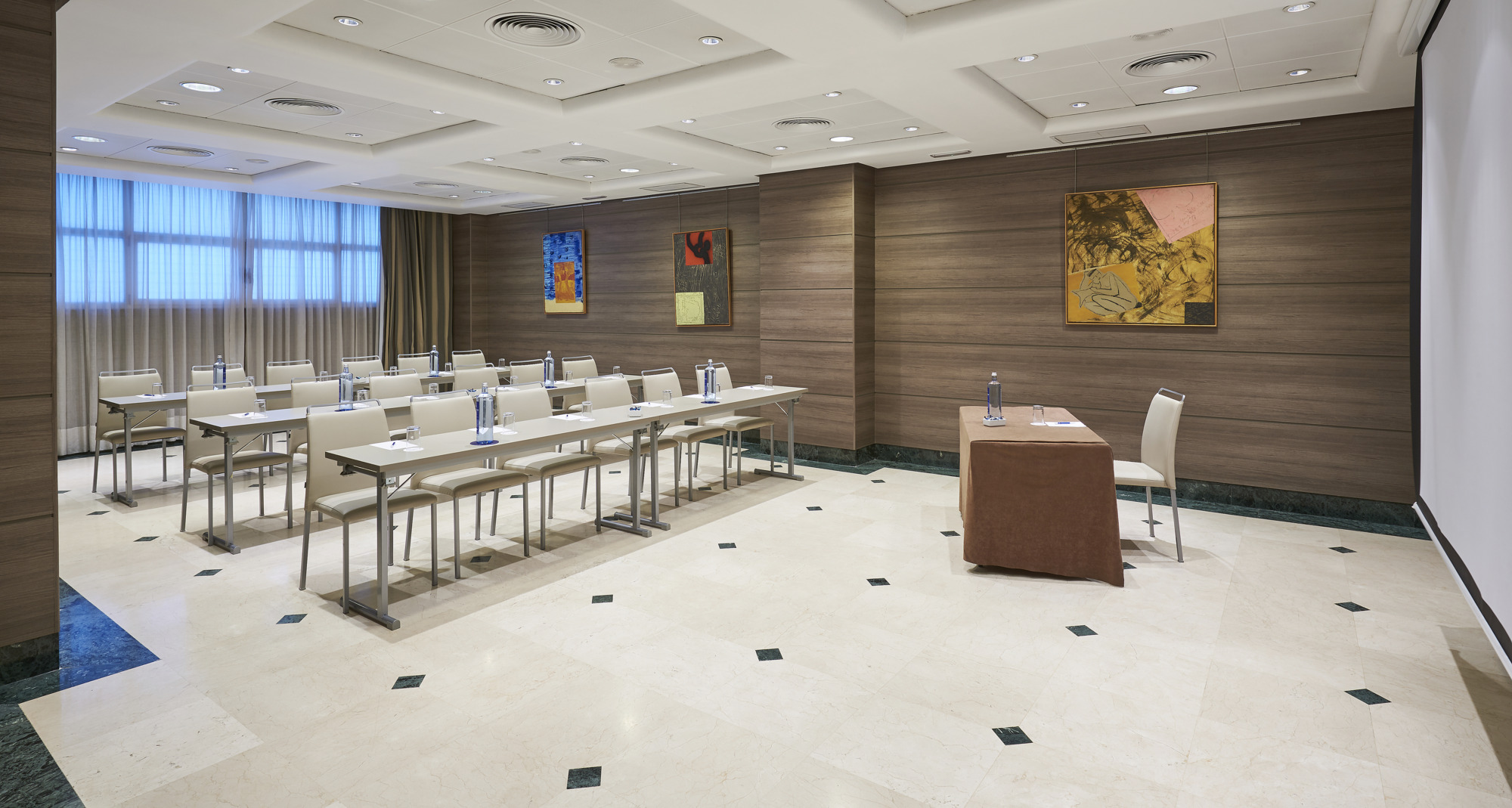 Hotel NH Valencia Center | Up to 25% off | nh-hotels.com