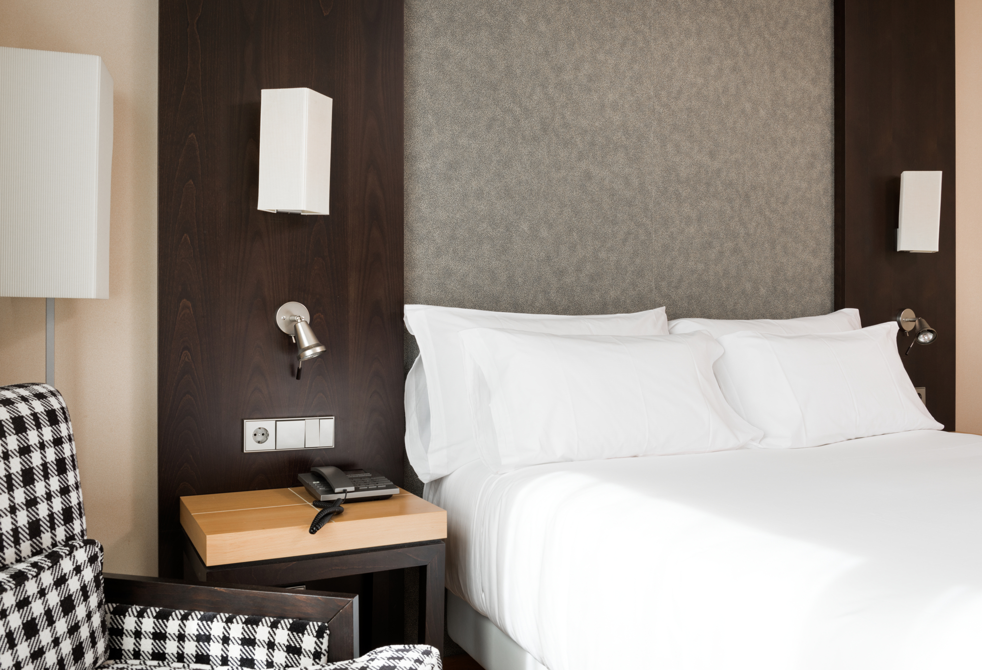 Hotel NH Valencia Center | Up to 25% off | nh-hotels.com