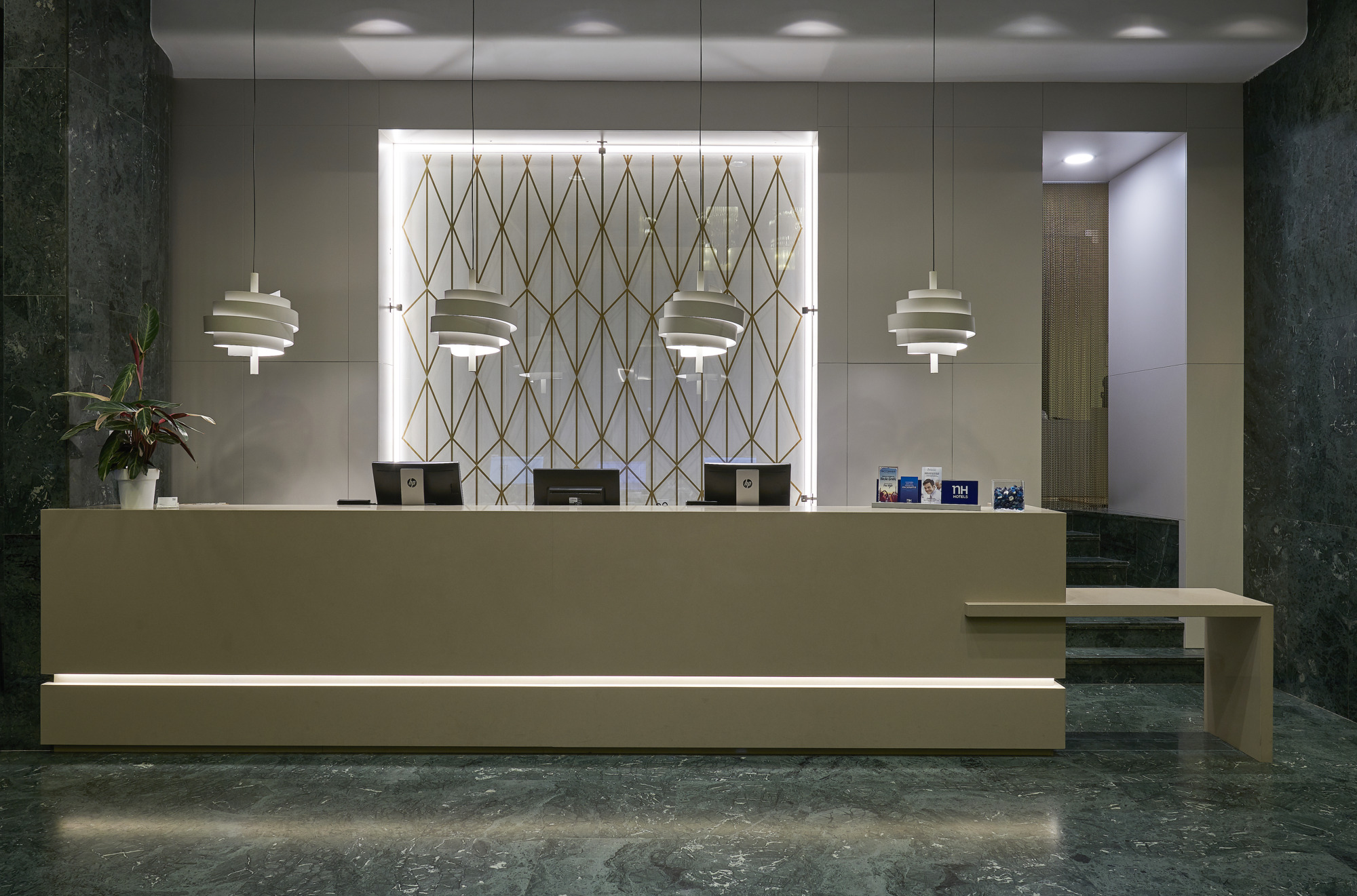 Hotel NH Valencia Center | Up to 25% off | nh-hotels.com