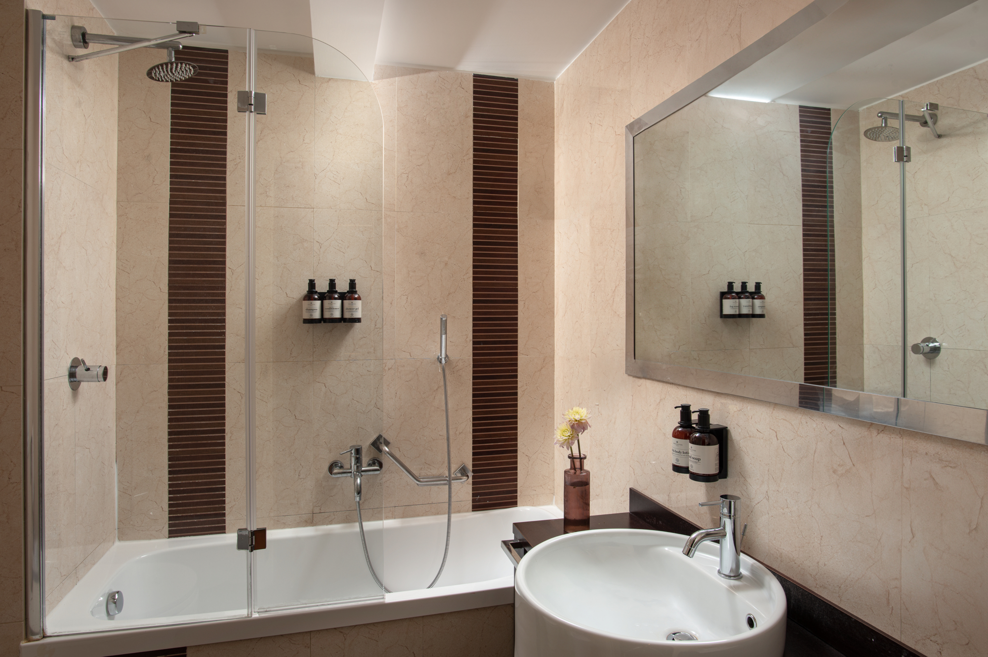 NH Collection Roma Giustiniano: 4* Hotel in Downtown Rome