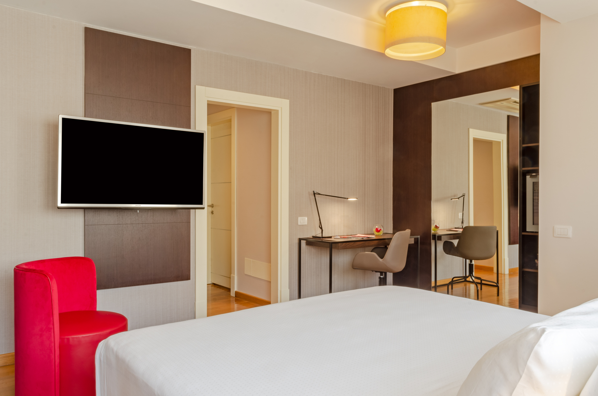 NH Collection Roma Giustiniano: 4* Hotel in Downtown Rome