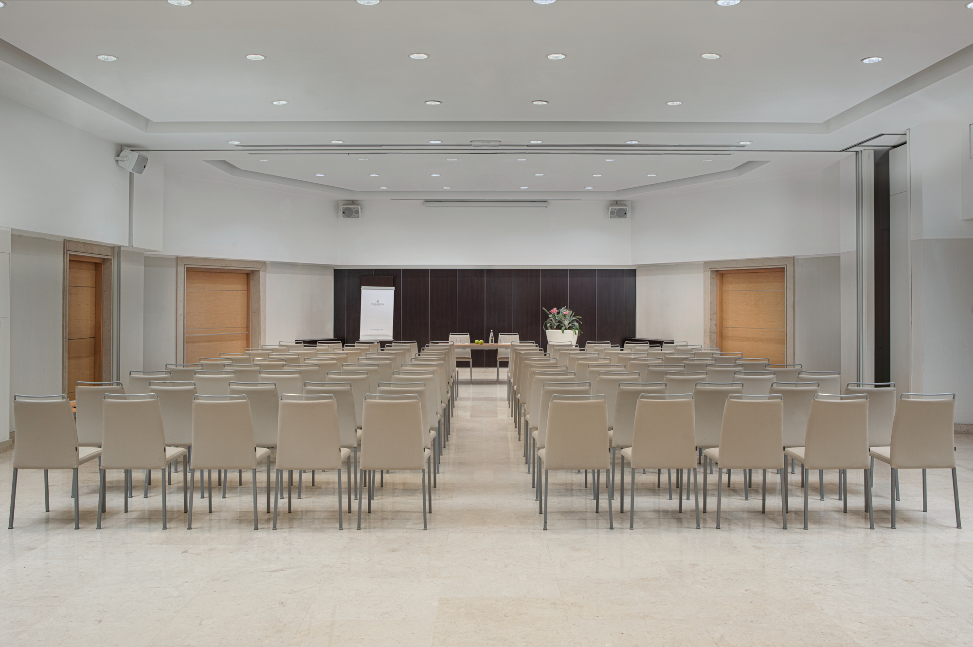 NH Collection Roma Giustiniano: 4* Hotel in Downtown Rome