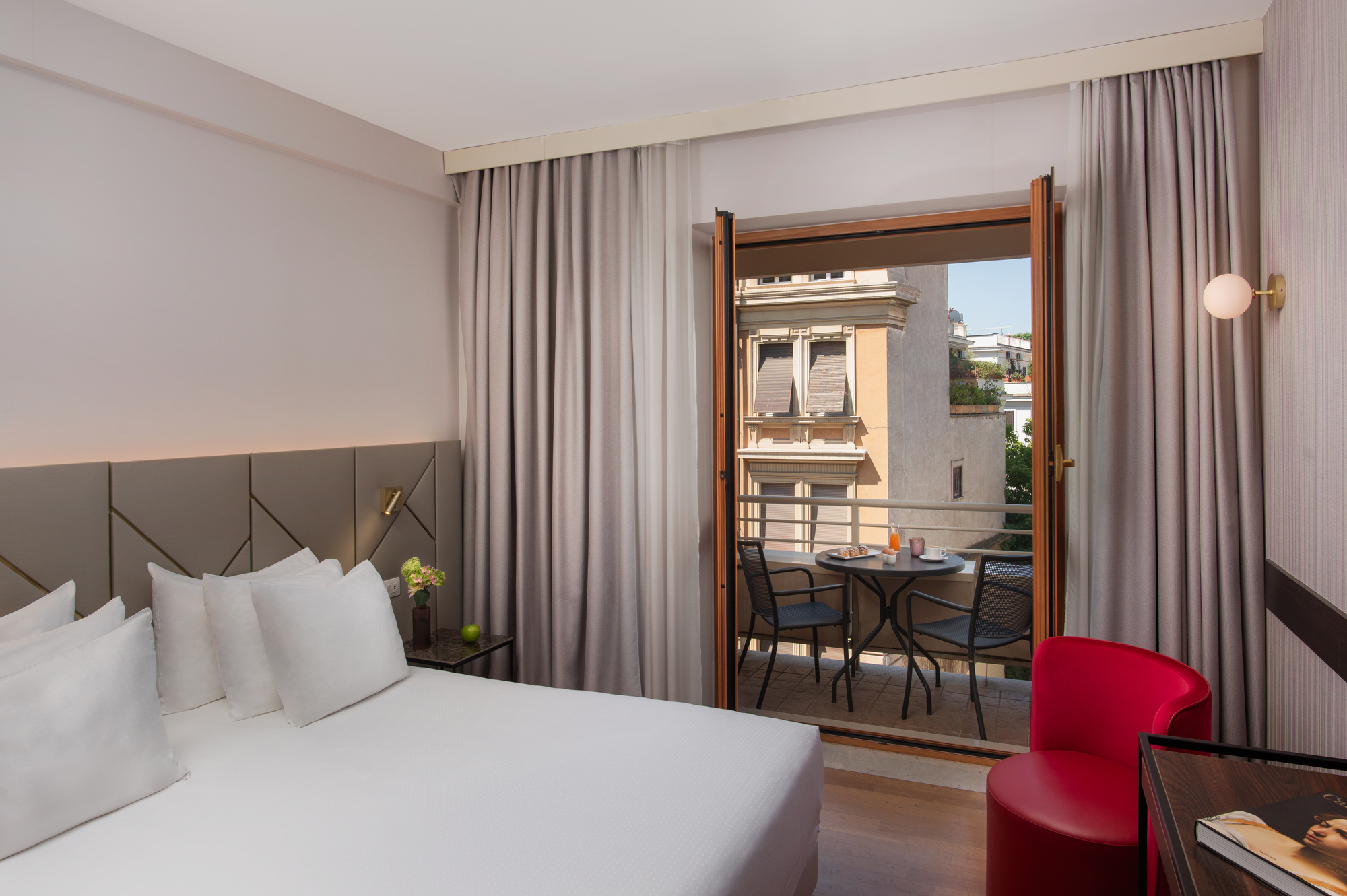 NH Collection Roma Giustiniano: 4* Hotel in Downtown Rome