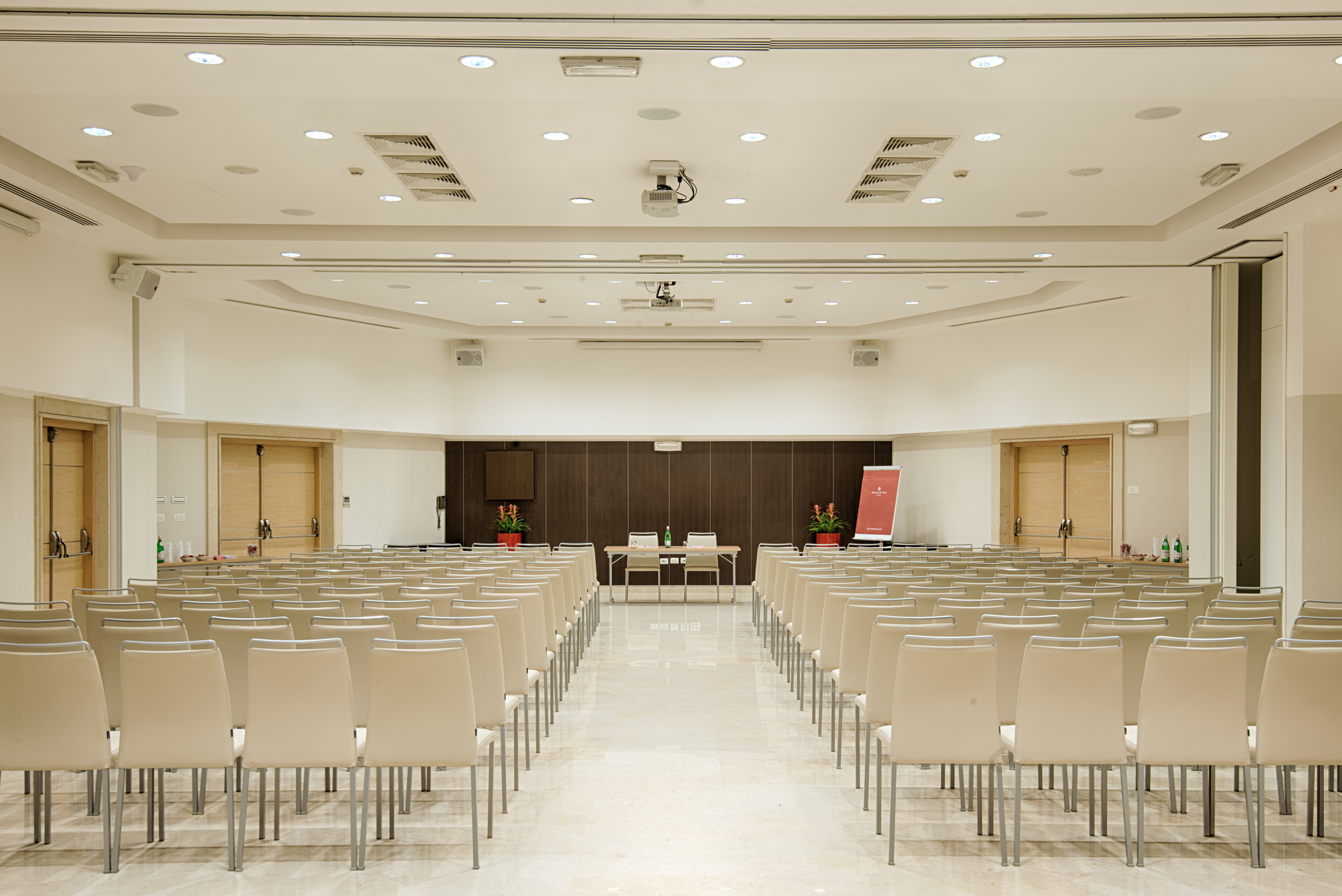 NH Collection Roma Giustiniano: 4* Hotel in Downtown Rome