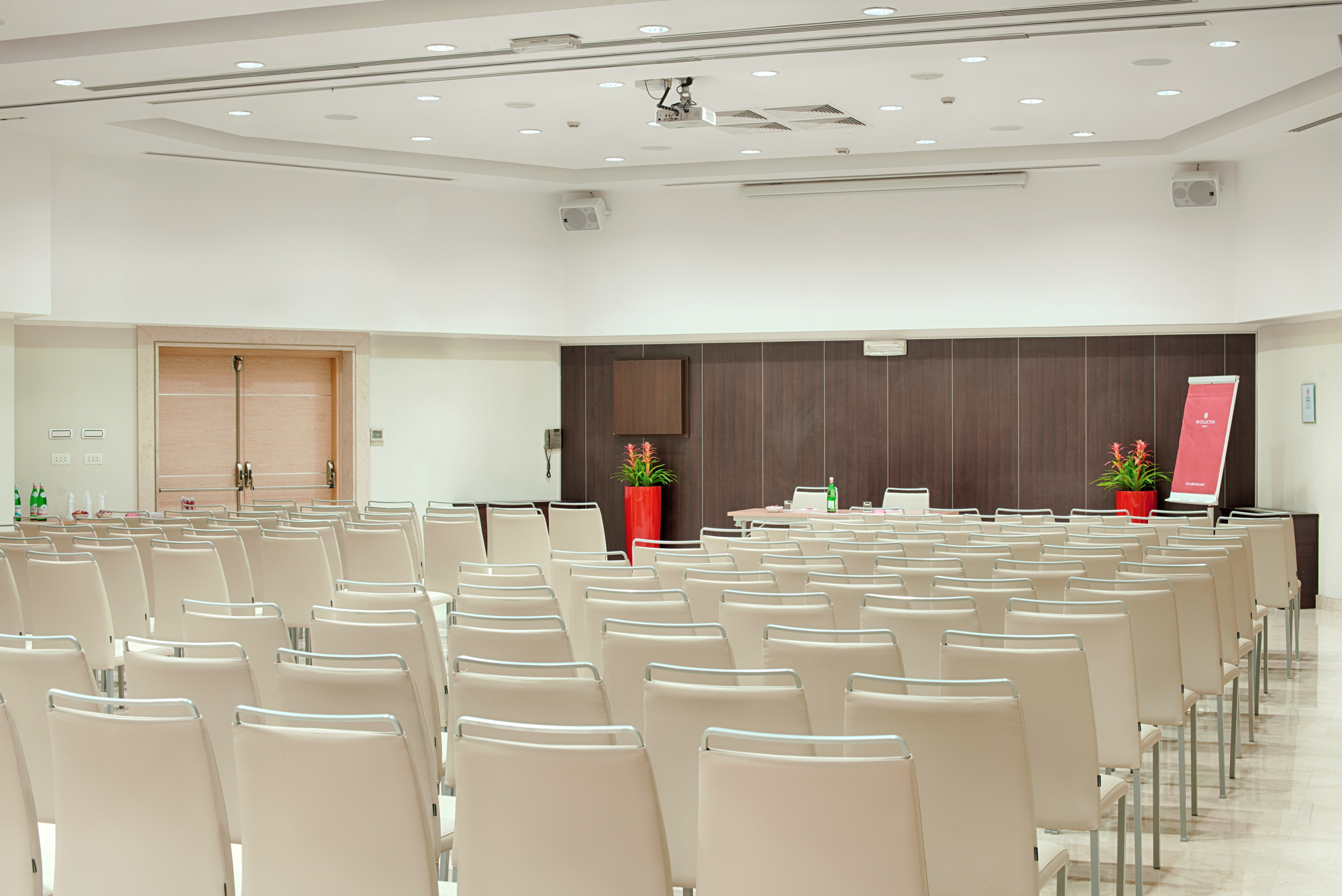 NH Collection Roma Giustiniano: 4* Hotel in Downtown Rome