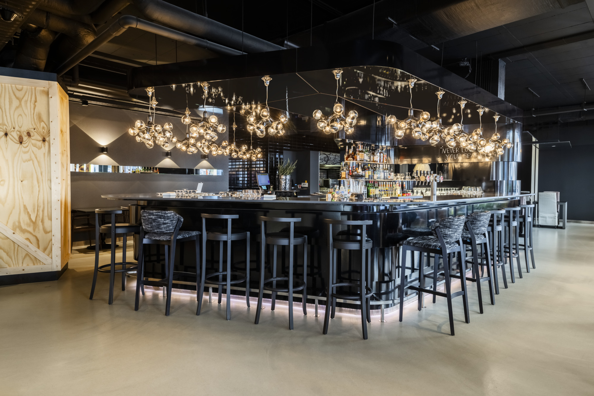 Hotel nhow Brussels Bloom | Up to 25% off | nh-hotels.com