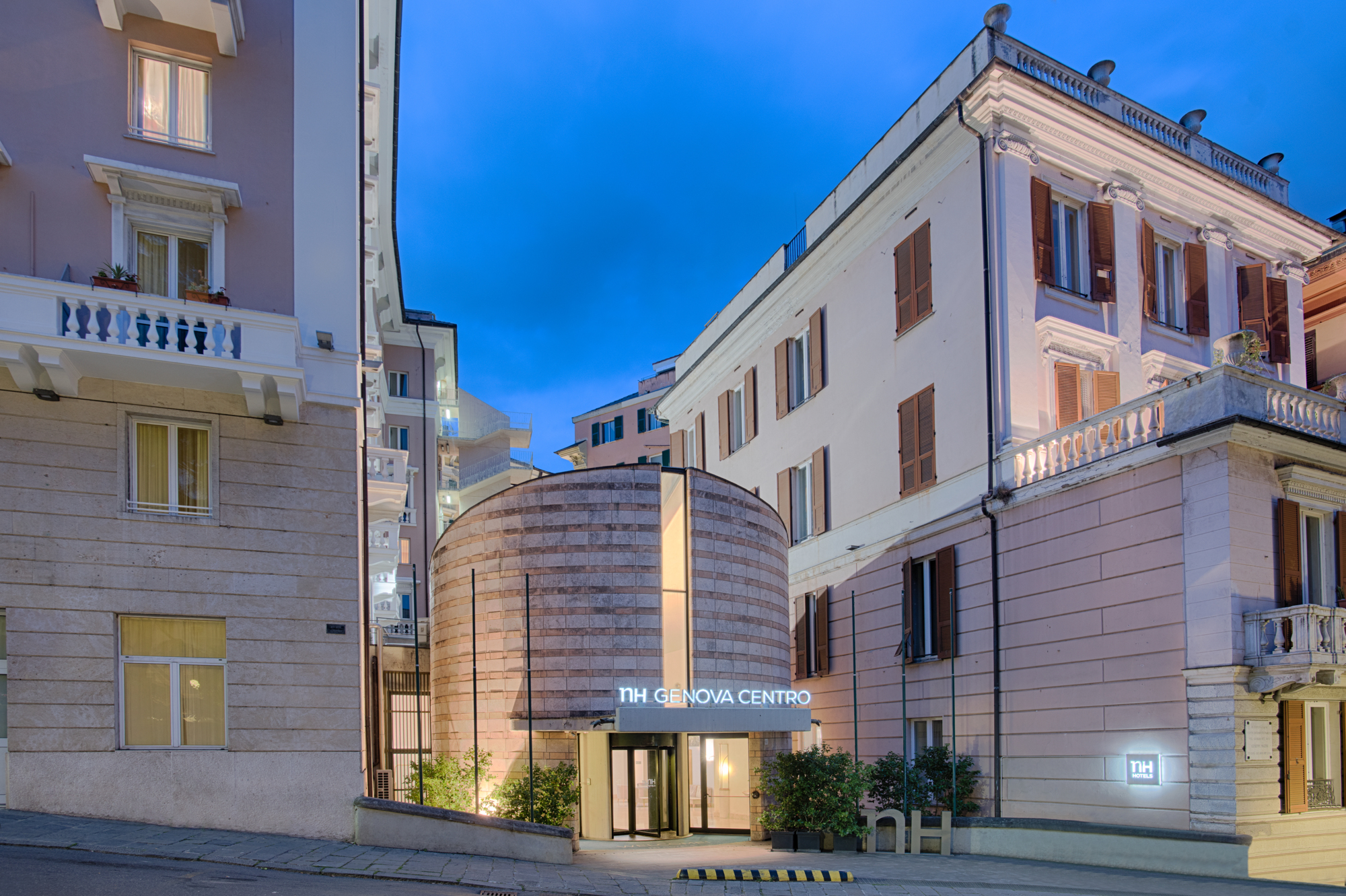 Hotel NH Genova Centro | Up to 25% off | nh-hotels.com